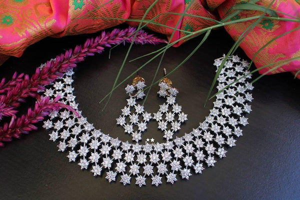 Silver 4-Layer Star Shaped Ad Stones Neckset – Sparkle and Glow